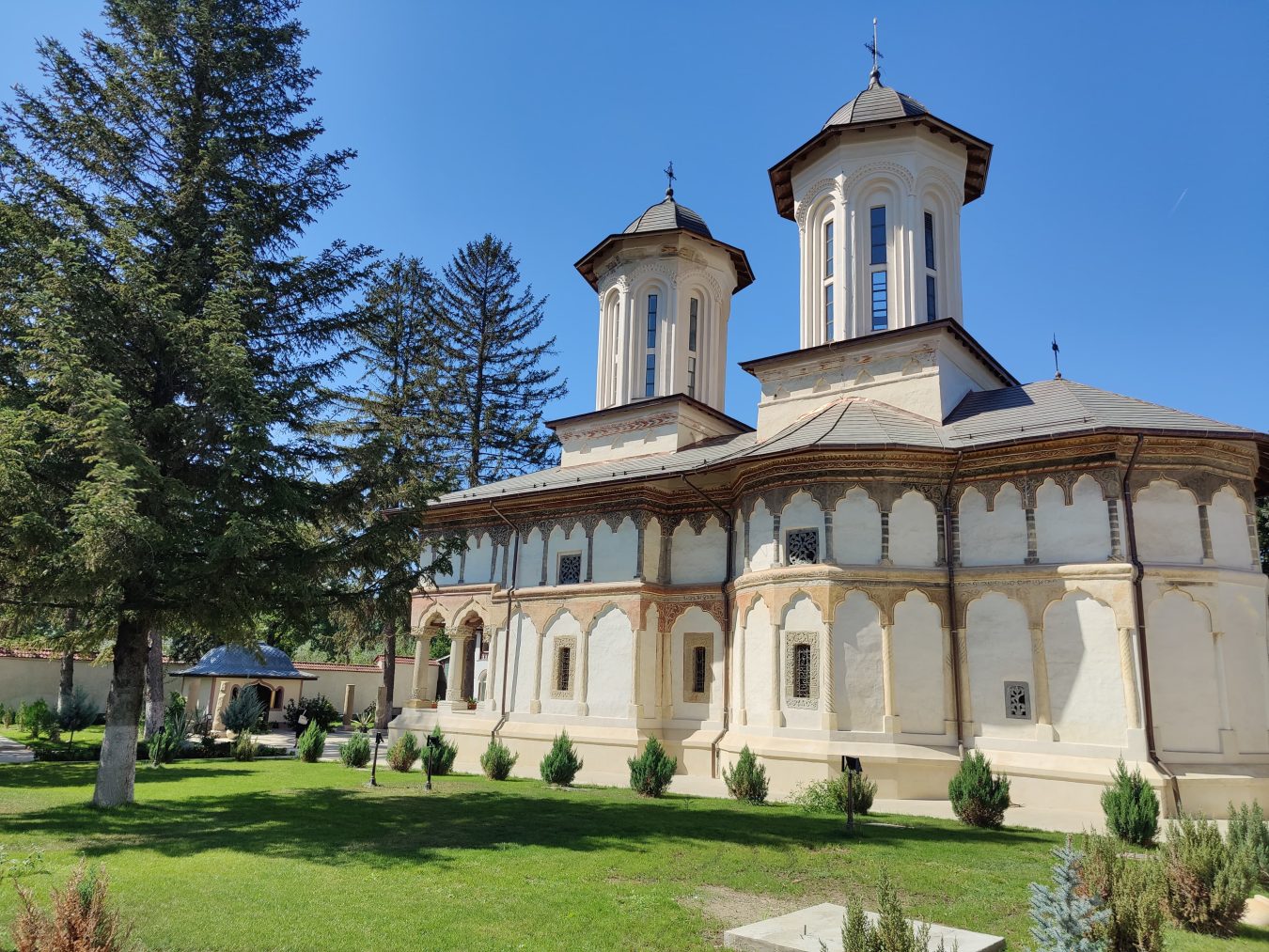 Basilica Travel - PELERINAJ LA MANASTIREA SITARU | MARTIE, MAI ...